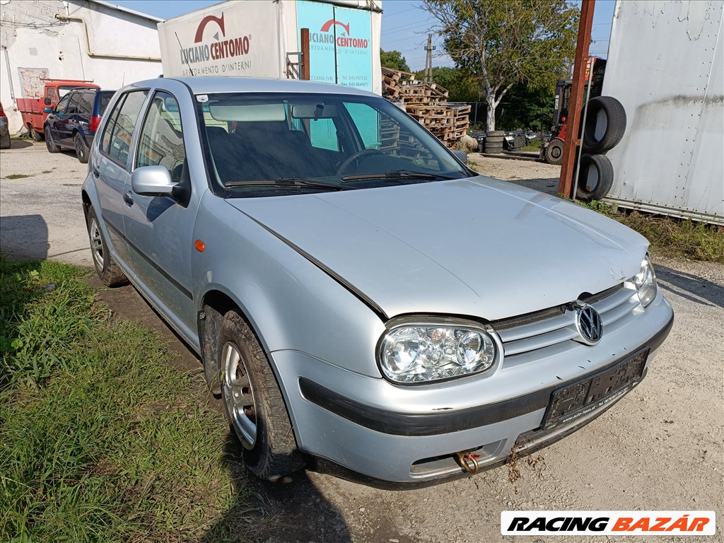Volkswagen Golf IV 1.4 16V karosszéria elemek LB7Z színben eladók ...