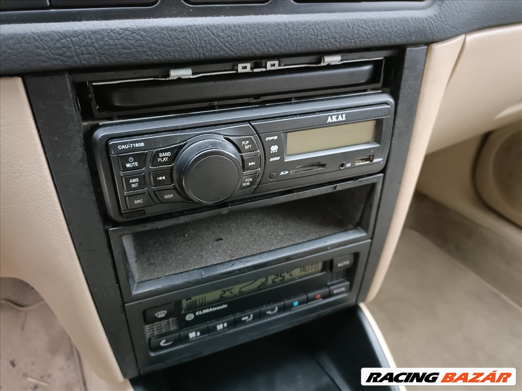 Volkswagen Golf IV 1.4-16(AKQ)bontott alkatrészei, LC6M színben eladók ...