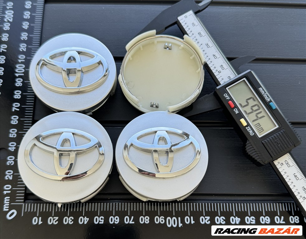 Új Toyota 62mm Felni Alufelni Közép Kupak Közép Felnikupak Felniközép ...