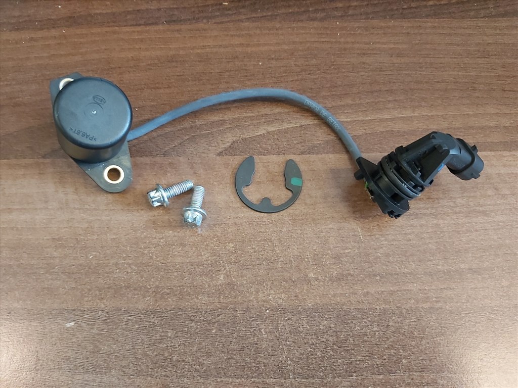 Fiat Croma 1,8 16v benzin gyári új olajszint érzékelő 55353306 ...