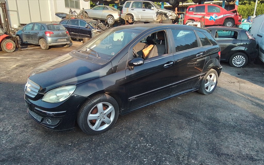 Mercedes B 170 (W245) bontott alkatrészei | Racingbazar.hu