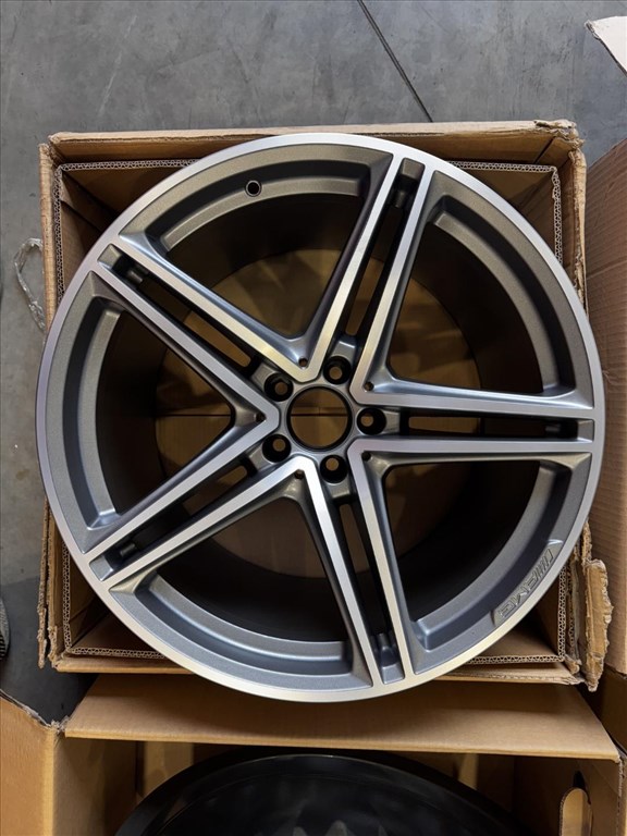 R20 Original Mercedes 12J ET46 - A190 401 1900 / A1904011900 1db felni ...