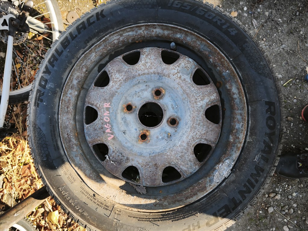 14" használt lemezfelni, rajta 165/60 használt téli gumi gumi | Racingbazar.hu