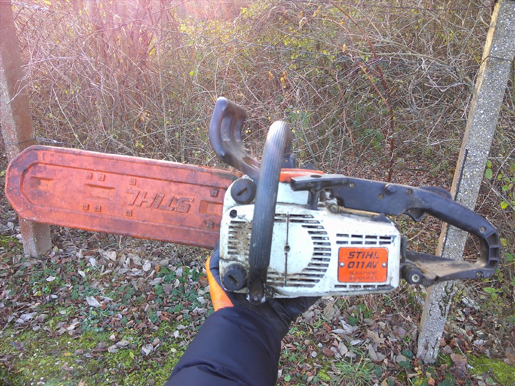 STIHL 011 AV TIPUSÚ BENZINES LÁNCFŰRÉSZ JÓ KOMPRESSZIÓVAL | Racingbazar.hu