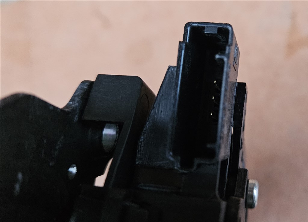 Opel Astra K Csomagtérajtó zár KOMBI 13524683 | Racingbazar.hu