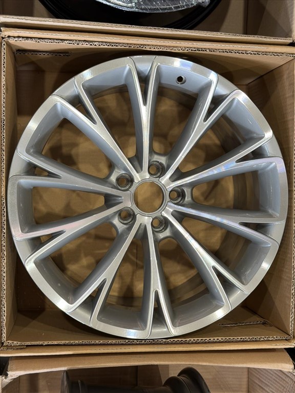 R19 Original Audi 9J ET33 - 4H0 601 025G / 4H0601025G 1db felni ...