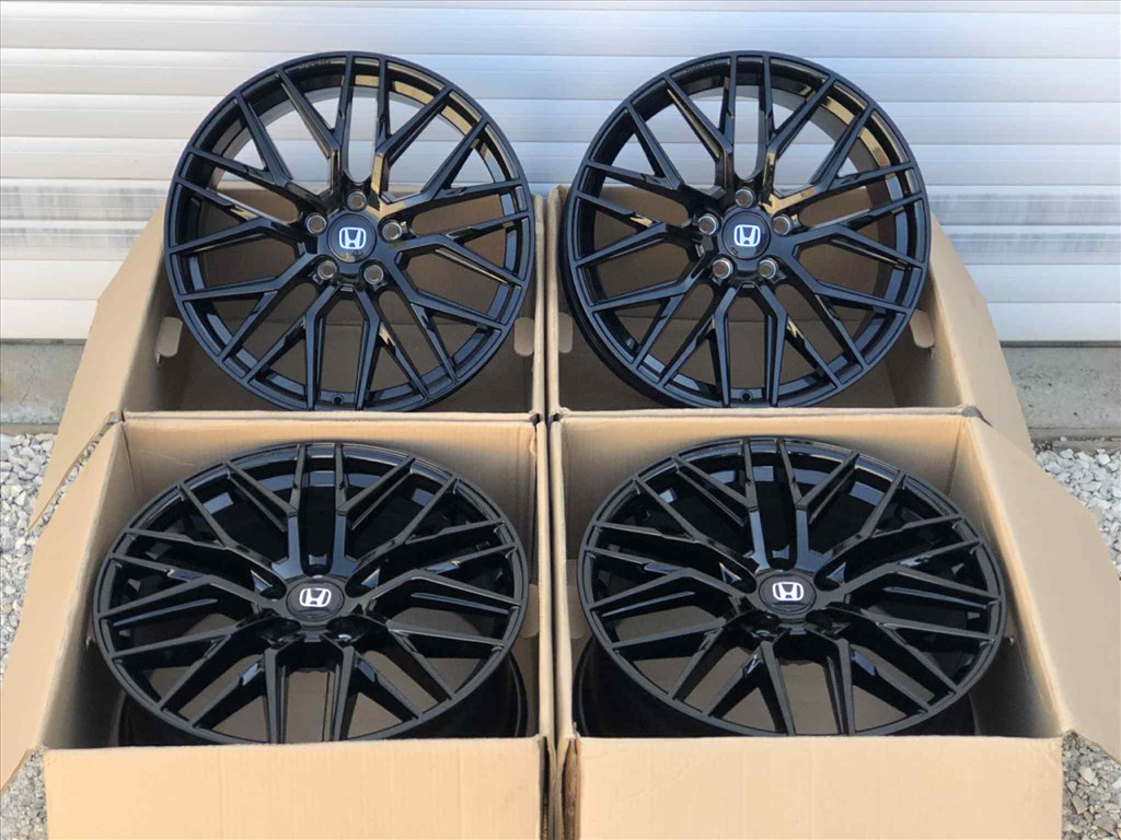 5x114.3 lyukosztású 8J 18" új MAM Rs4 Honda Hyundai Kia Mazda Renault ...