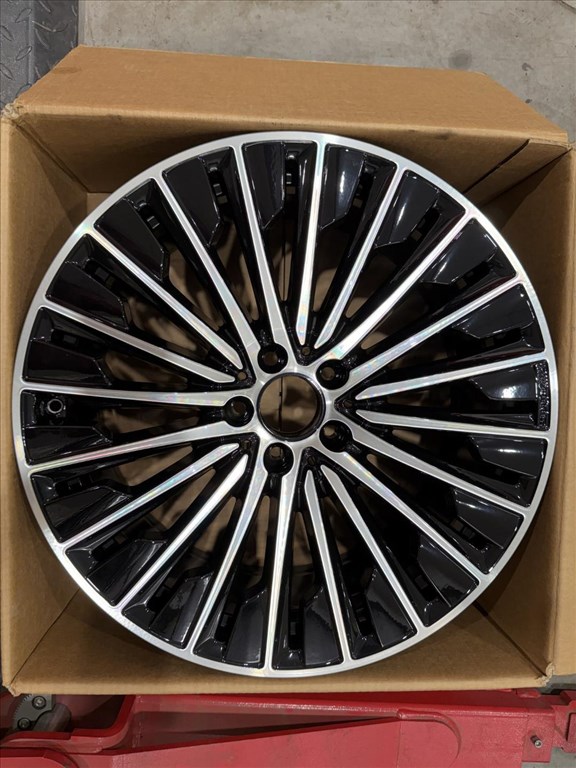 R20 Original merecedes 8.5J ET35.5 - A214 401 0500 / A2144010500 1db ...