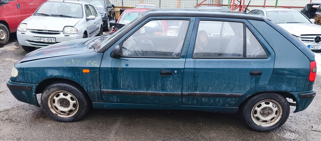 2000 Skoda Felicia 1.3 LX, manuális- balkormányos jármű bontása ...