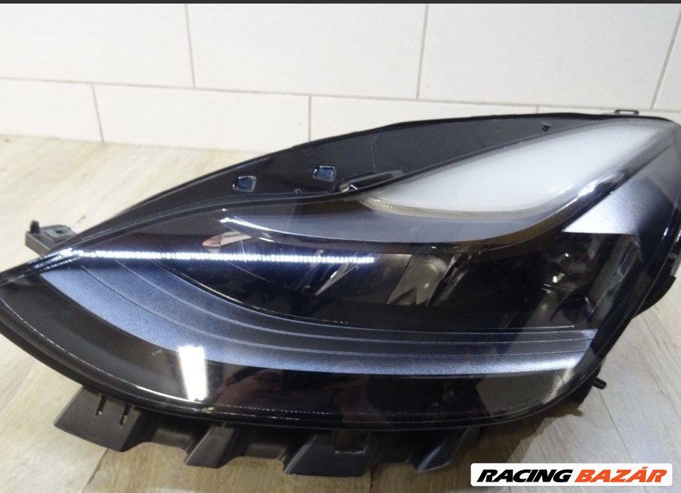 Tesla Model 3 Bal első fényszóró | Racingbazar.hu