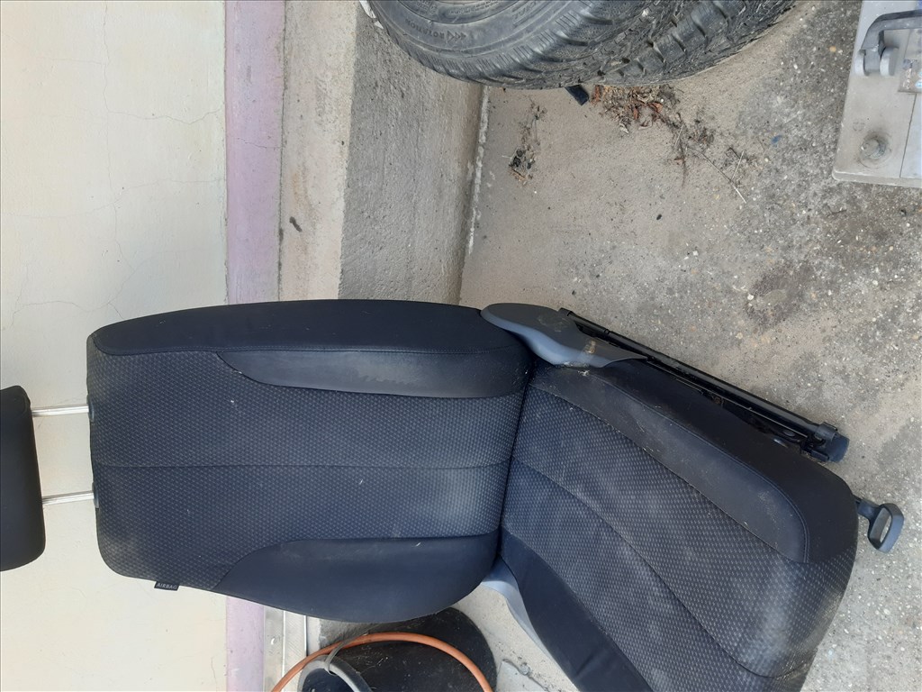 Volkswagen Passat B6 Jobb Első Ülés | Racingbazar.hu