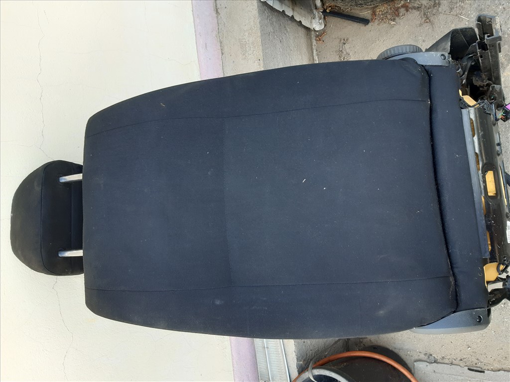 Volkswagen Passat B6 Jobb Első Ülés | Racingbazar.hu