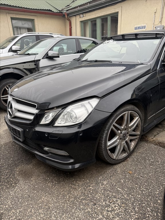 Mercedes E-osztály W207 komplett eleje | Racingbazar.hu