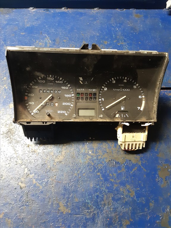 Volkswagen Passat B2 Óraegység / Kilométeróra | Racingbazar.hu