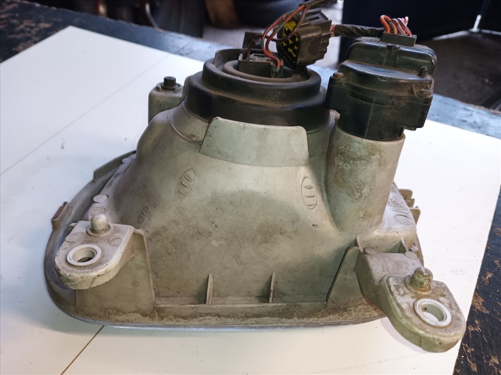 Daihatsu Cuore (3rd gen) Jobb fényszóró koito10051289r | Racingbazar.hu