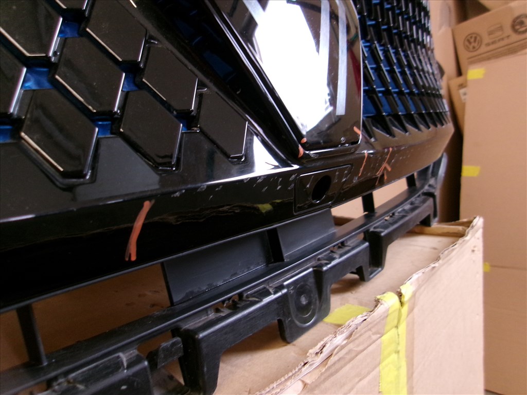 RENAULT RAFALE hűtő díszrács 2024- | Racingbazar.hu