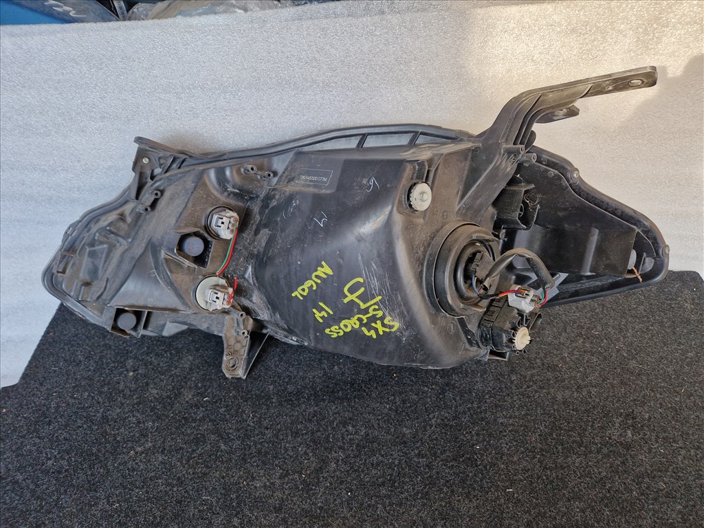 SUZUKI SX4 S-CROSS (JY) jobb első fényszóró | Racingbazar.hu