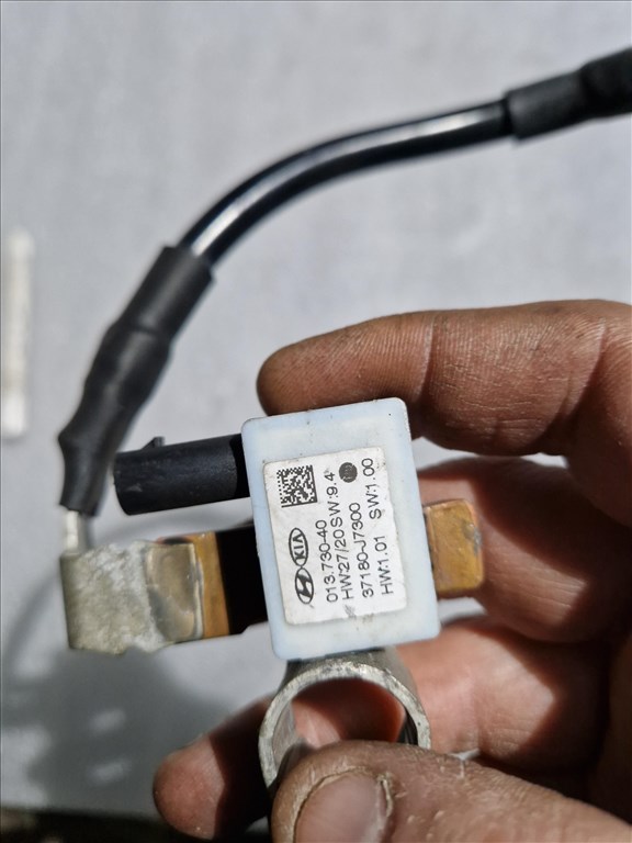 KIA CEED III (CD) negatív kábel 37180-J7300 | Racingbazar.hu