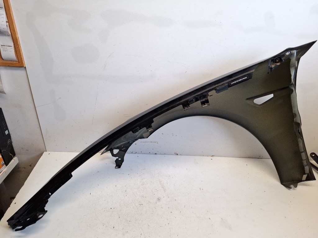 Tesla Model 3 jobb elsõ sárvédõ 109109300F | Racingbazar.hu