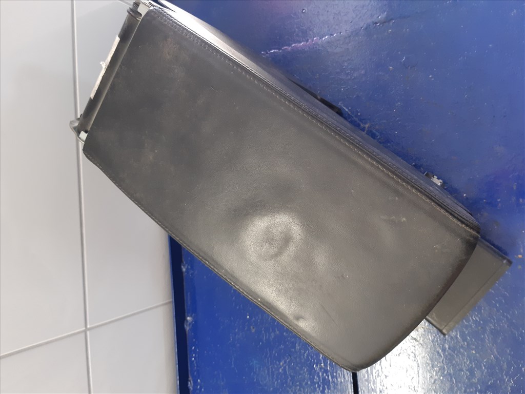 Volkswagen Passat B6 Könyöklő | Racingbazar.hu