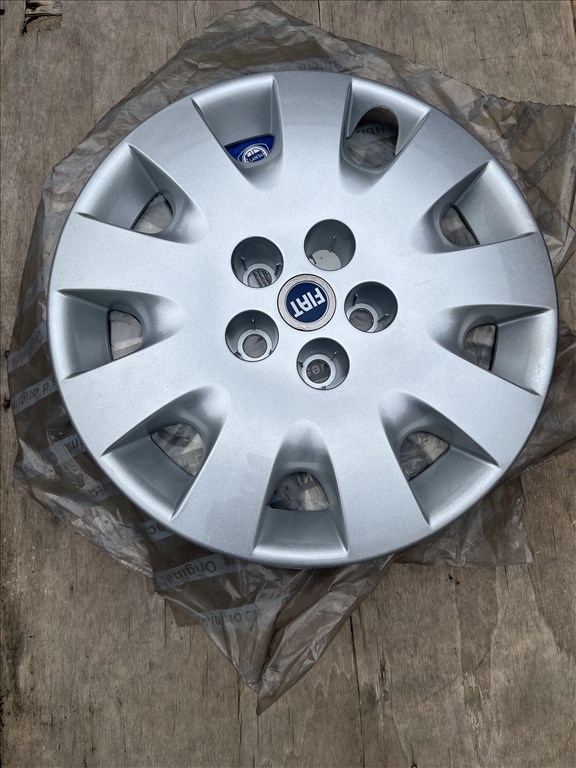 Fiat Croma vadonatúj gyári 16"-os dísztárcsa szett | Racingbazar.hu