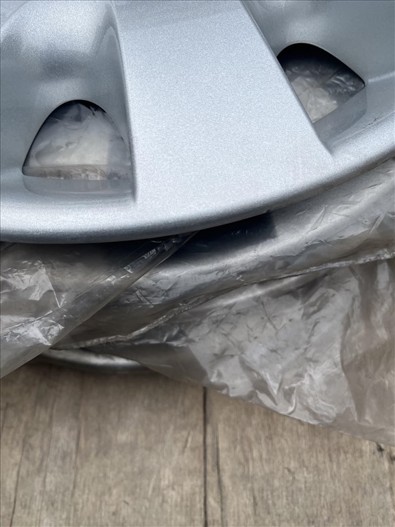 Fiat Croma vadonatúj gyári 16"-os dísztárcsa szett | Racingbazar.hu