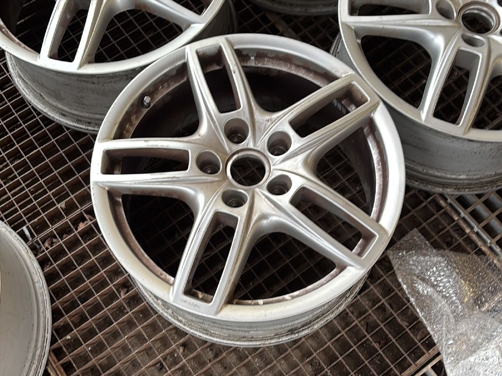 ELADÓ PORSCHE CAYENNE EREDETI FELNI SZETT | Racingbazar.hu