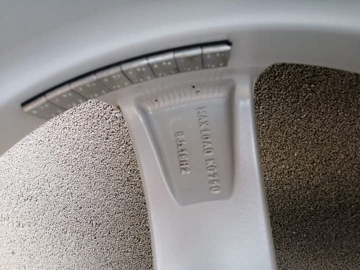 5x112 lyukosztású 18" újszerű GMP alufelni, rajta 235/40 újszerű Barum ...